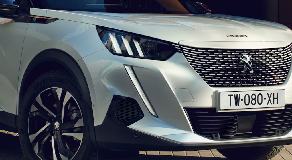 PEUGEOT 2008 SUV The compact SUV | PEUGEOT TH