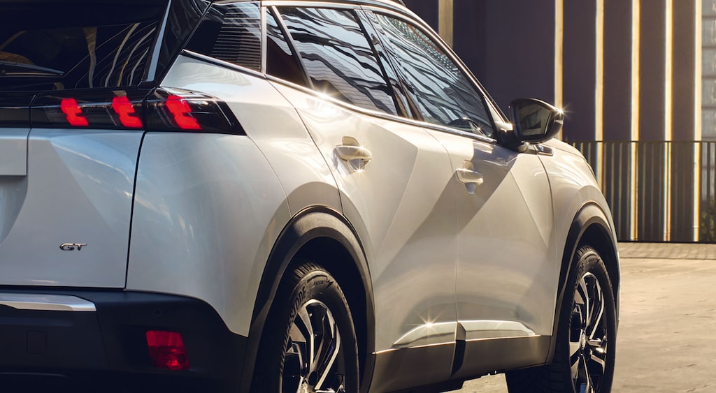 PEUGEOT 2008 SUV The compact SUV | PEUGEOT TH